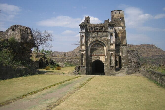 Day Trip to Ellora Caves & Daulatabad Fort (Guided Tour by Car from Aurangabad) - Who Will Love This Tour?