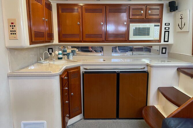 Deep Sea Fishing Charter in Waikiki, Hawaii - Practical Details and Tips