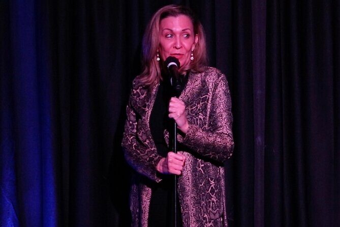 Delirious Comedy Club At Hennessey's Tavern Downtown Las Vegas - The Value and Who It’s Best For