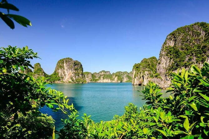 Deluxe Bai Tu Long Bay Cruise with 6 Hours Cruising - An Honest Look at the Bai Tu Long Bay Cruise