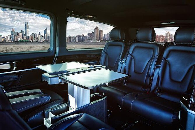 Departure Transfer: Seattle to Seattle Airport SEA by SUV - Meeting and Pickup