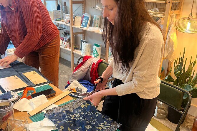 Design your own Upcycled Fanny Pack - The Atmosphere and Practical Details