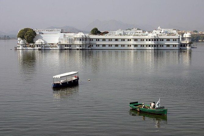Dinner at Jag Mandir Island with Boat Ride on Lake Pichola - Udaipur - The Dinner Experience