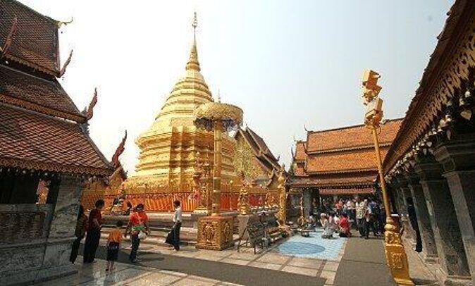 Doi Suthep Temple and Local Crafts Private Tour in Chiang Mai - The Main Attraction: Wat Phra That Doi Suthep