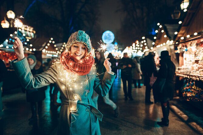 Downtown Holiday Lights, Food & Cocktail Tour - A Closer Look at the Tour Experience