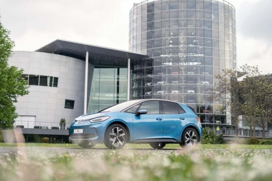 Dresden: Tour of VW's Transparent Factory with breakfast - What Makes This Tour Special?