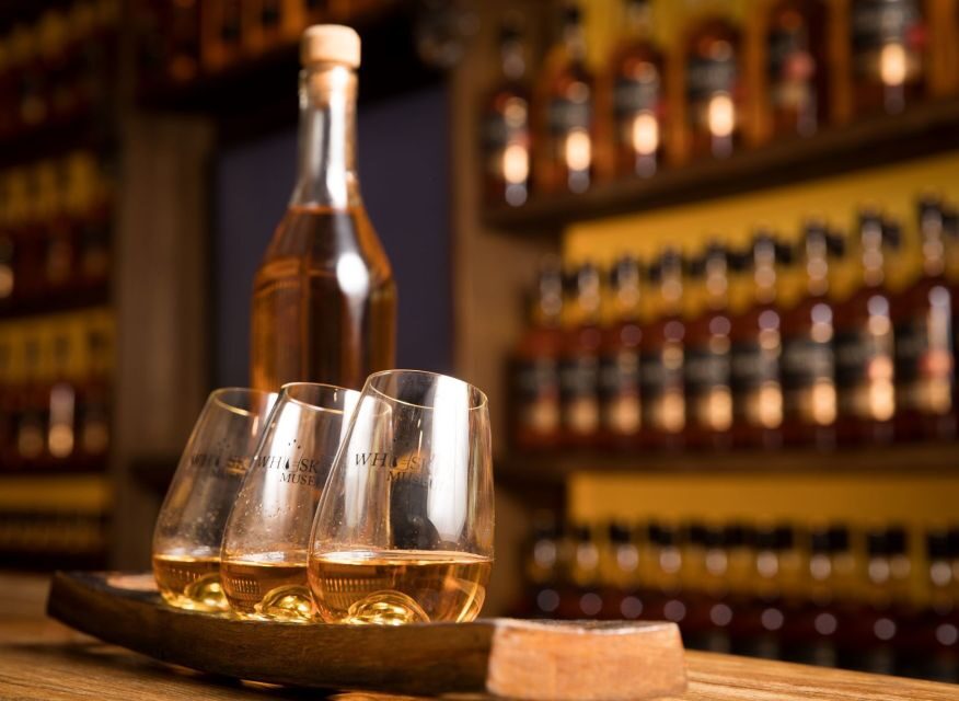 Dublin: Irish Whiskey Museum Blending Tour with Tastings - Setting the Scene at the Irish Whiskey Museum
