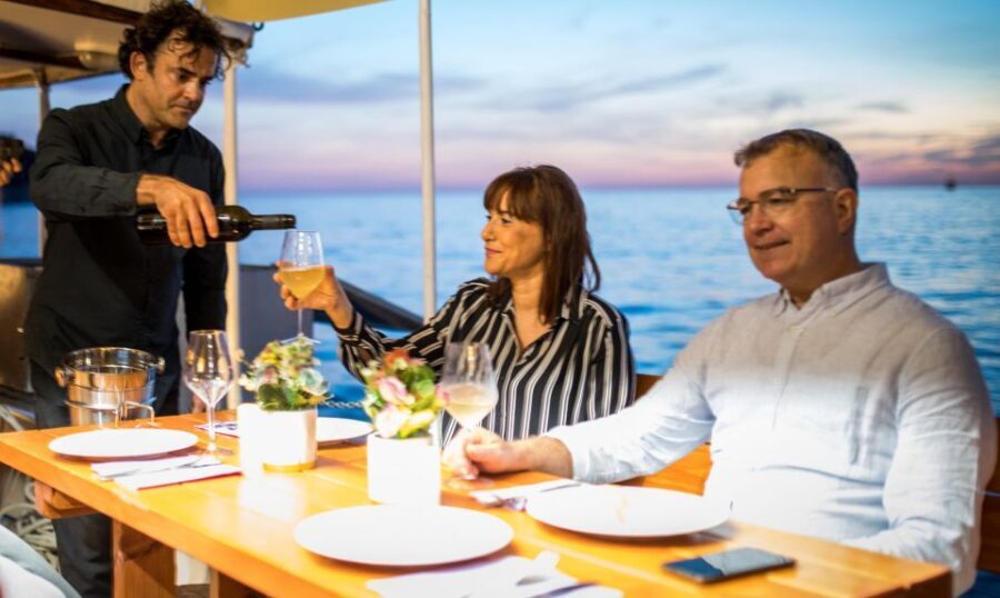 Dubrovnik: Old Town Cruise with Lunch - Authentic Experience for Food and Sightseeing Lovers