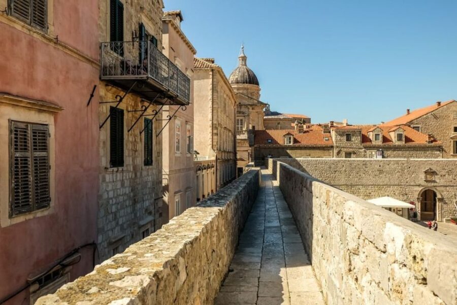 Dubrovnik: Old Town Evening Walking Tour - Exploring the Landmarks