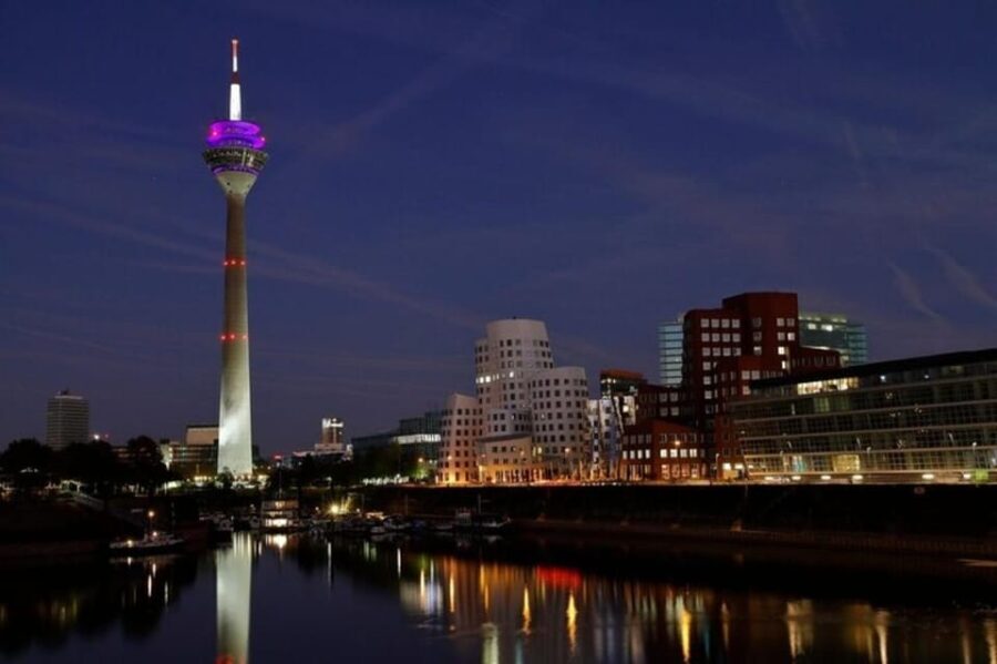 Dusseldorf : Highlights Walking tour with A Guide - Why This Tour Offers Good Value