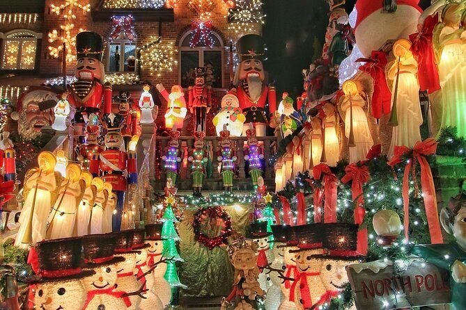 Dyker Heights - Brooklyn Christmas Houses Private Tour - An In-Depth Look at the Dyker Heights Christmas Houses Private Tour