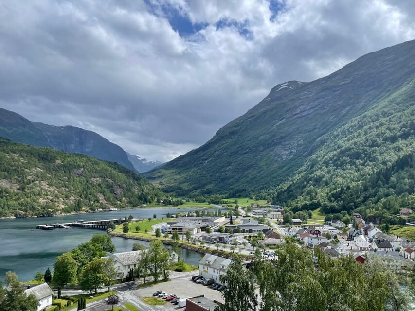 E-bike tour of Hellesylt to Norangsdalen - The Itinerary: From Village Charm to Mountain Splendor