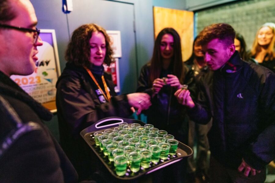 Edinburgh: 7 Bar Pub Crawl with 7 Shots & Discounts - What It’s Like Inside the Venues