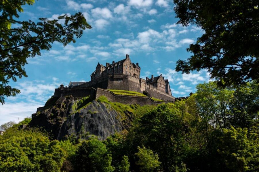 Edinburgh: Capture the most Photogenic Spots with a Local - The Experience: What’s Included and What to Expect