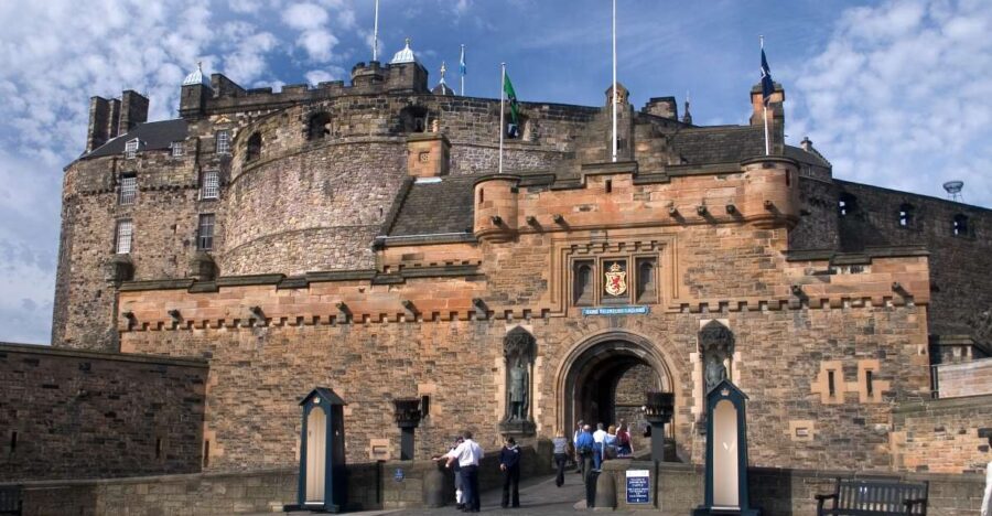 Edinburgh Castle: Guided Walking Tour with Entry Ticket - What You Can Expect from the Tour