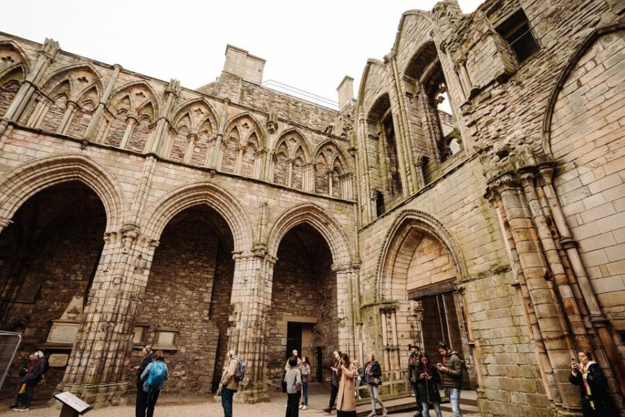 Edinburgh: Castle, Holyrood & Royal Mile Guided Tour - Who Should Consider This Tour?