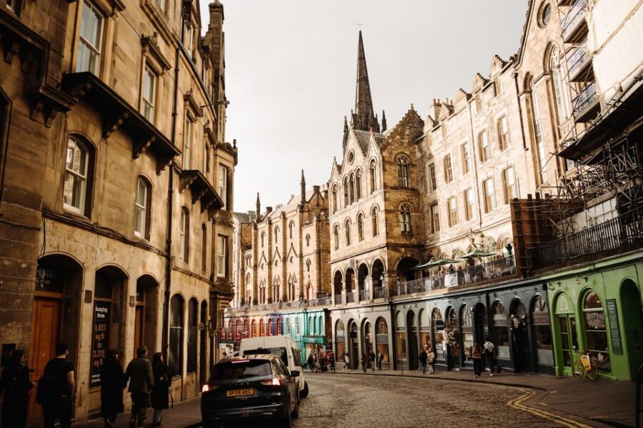 Edinburgh Castle: VIP Early Access & Royal Mile & Holyrood - VIP Early Access to Edinburgh Castle