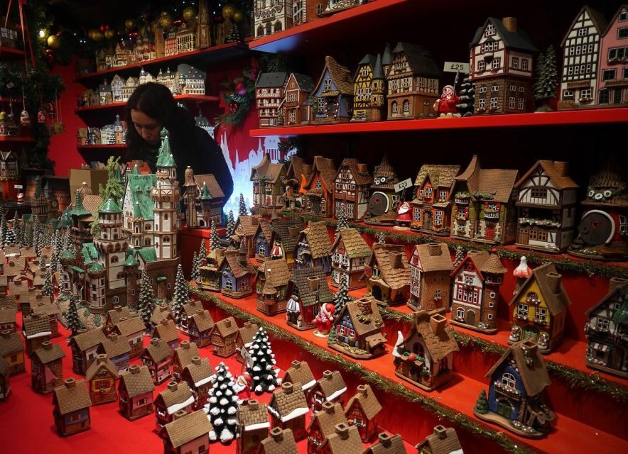 Edinburgh: Christmas Walking Tour with Gingerbread Treat - The Overall Experience and Value
