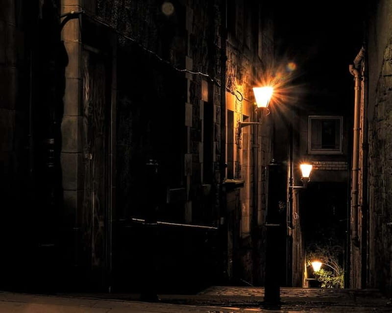 Edinburgh: Dark History Royal Mile Walking Tour - The Experience: What You’ll Actually Do
