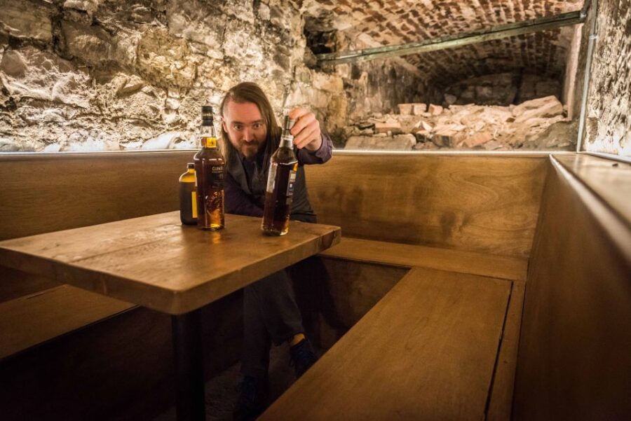 Edinburgh: Harry Potter Walking Tour and Whisky Tasting - The Whisky Tasting: An Authentic Scottish Experience