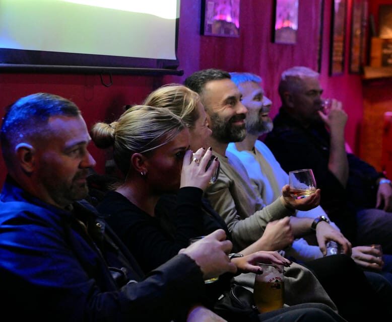 Edinburgh: Mountebank Comedy Whisky Tasting - What You Can Expect from the Whisky and Comedy Tour