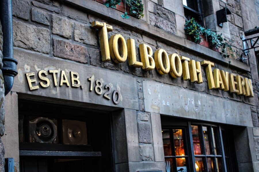 Edinburgh: Tolbooth Tavern Haggis Taster & Whisky Sampling - A Detailed Look at the Experience