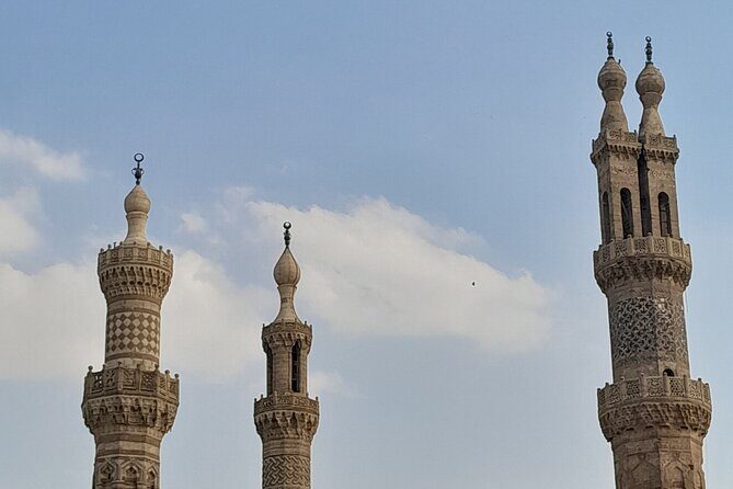 Emam ElShafei , Mosques of Ala-Elbayt and Khan Elkhalili Market - Exploring the Necropolis and the Mosque of Sayyida Nafisa