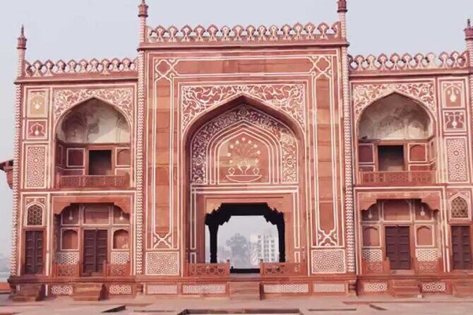Enchanting Himalayas with Taj Mahal - The Highlights in Detail