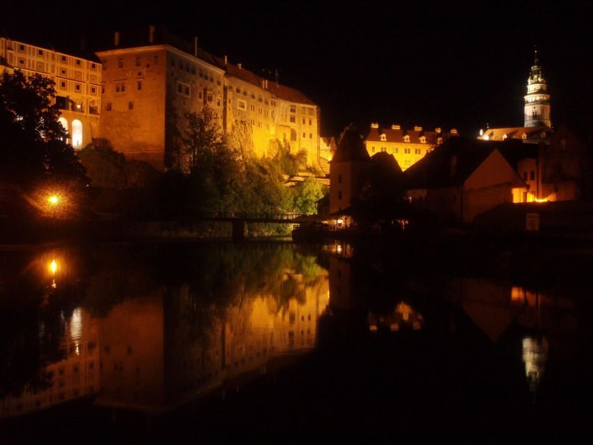 eský Krumlov: Night Walking Tour with a Professional Guide - The Route and Highlights