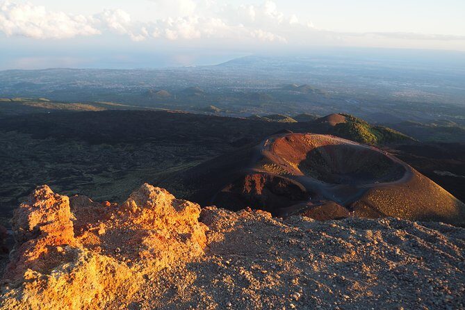 Etna at sunset - 4x4 tour with Sicilian sweet aperitif - Transportation and Group Size