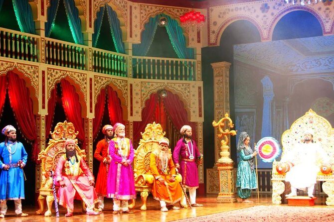 Evening Tour Agra's Mohabbat the Taj Show with Shopping & Dinner - Who Will Love This Tour?
