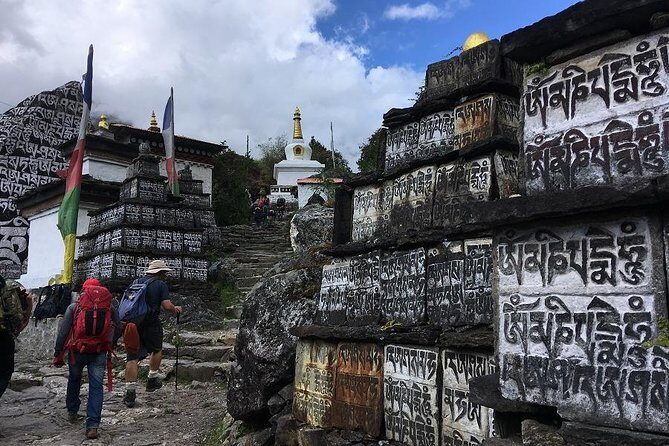 Everest Base camp trek - Adjusting to Altitude: Vital Rest Days