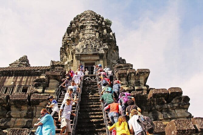 Exclusive Angkor temples and Small group temples tours - Who Should Consider This Tour?