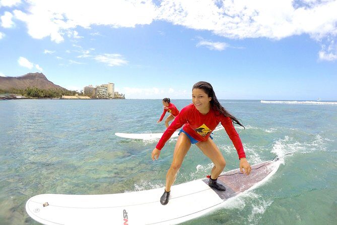 Exclusive Group Surfing Lesson with Waikiki Courtesy Shuttle - The Group Dynamic and Its Benefits