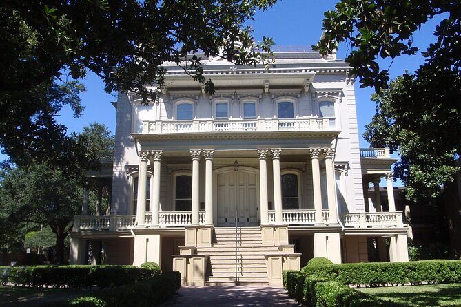 Explore New Orleans' Garden District: Private 2-hour Walking Tour - Detailed Breakdown of the Itinerary