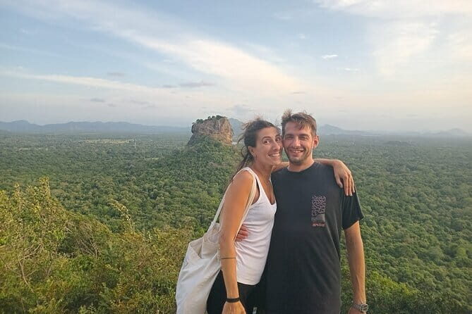 Explore Sri Lanka in 5 Days with Breakfast and Luxury Car - Why This Tour Is a Great Choice