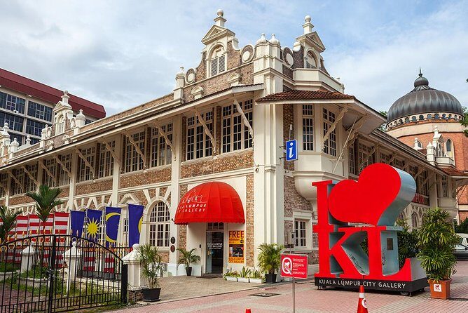 Explore the Wonders of Kuala Lumpur with Petronas Twin Towers - The Itinerary in Detail