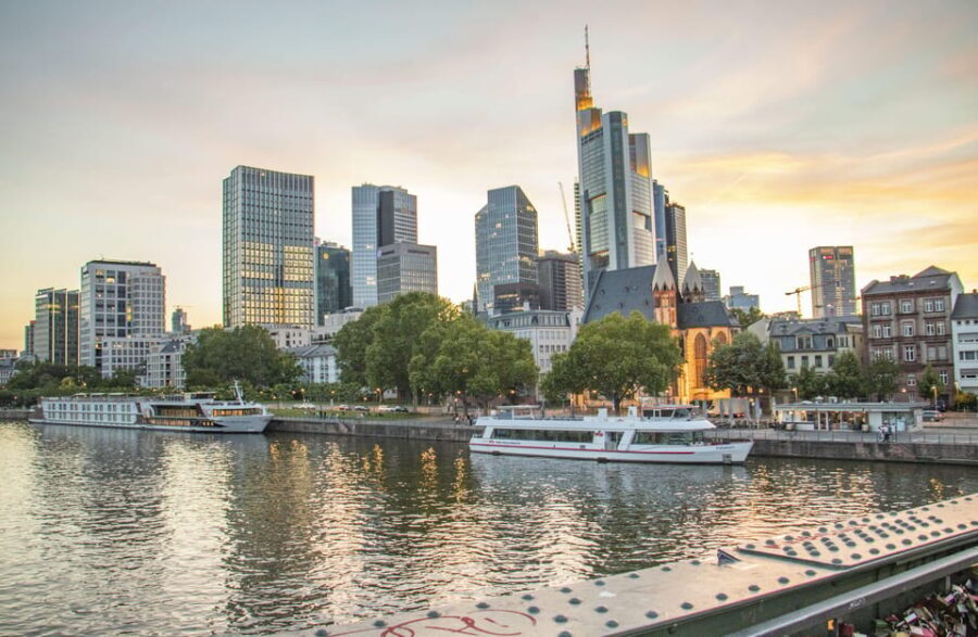 Frankfurt: Express Walk with a Local in 60 minutes - A Genuine Peek into Frankfurt’s Heart in Just 60 Minutes