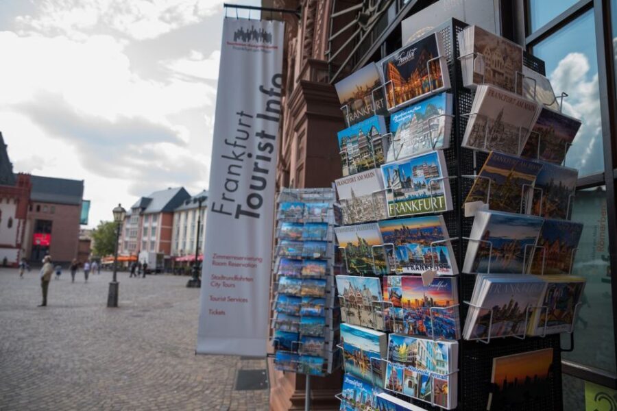 Frankfurt: Guided walk between palm trees and skyline - What You Can Expect During the Tour