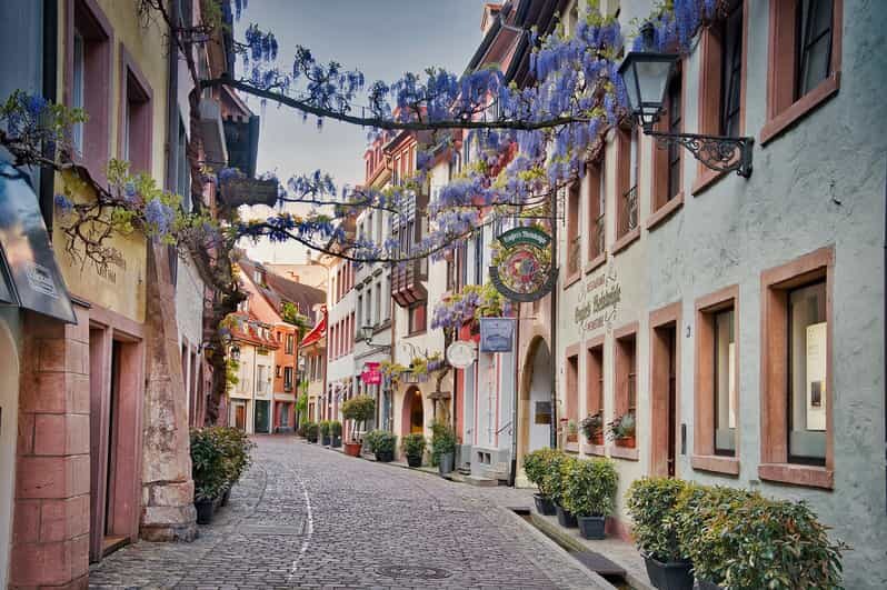 Freiburg im Breisgau: old town group walking tour Italian - What to Expect from the Experience
