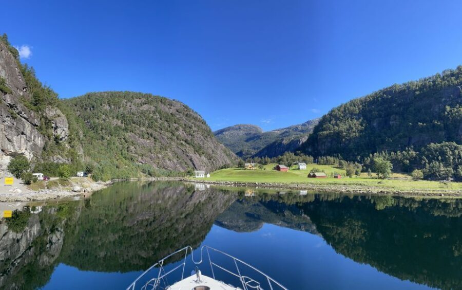From Bergen: Modalen Private Fjord Cruise with Waterfalls - The cruise through the fjords