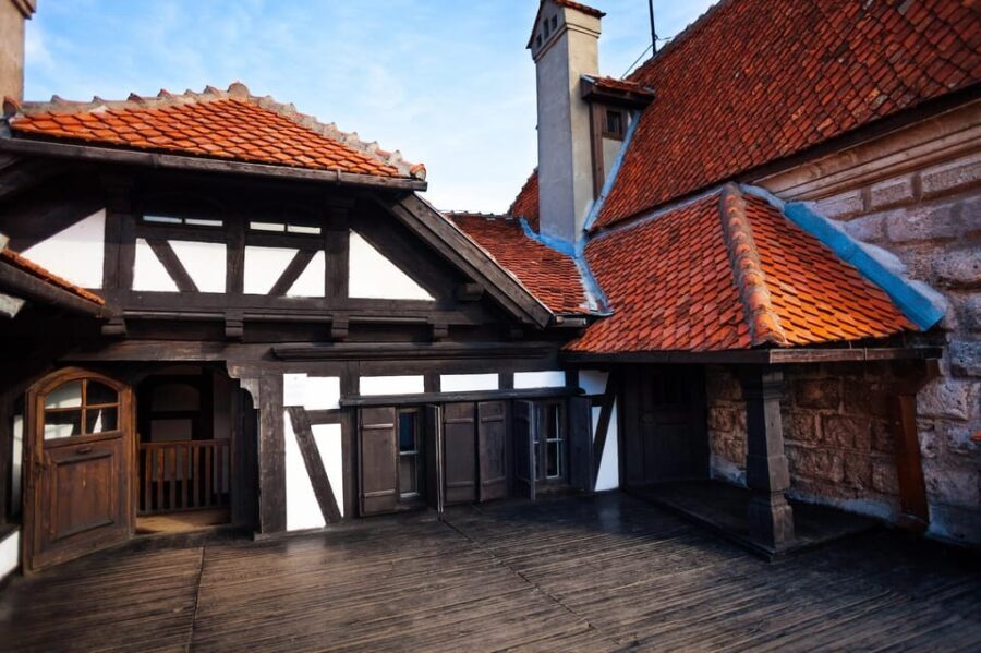 From Bucharest: Full-Day Trip to Dracula Castle - Who Should Consider This Tour?