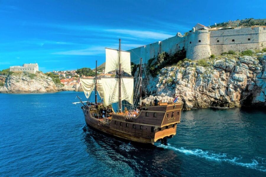 From Dubrovnik: Elaphiti Islands Galleon Cruise with Lunch - Dining on a Galleon: Lunch with a View