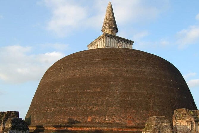 From Kandy: Sigiriya Rock Fortress and Cave Temple Tour - Who Should Consider This Tour?