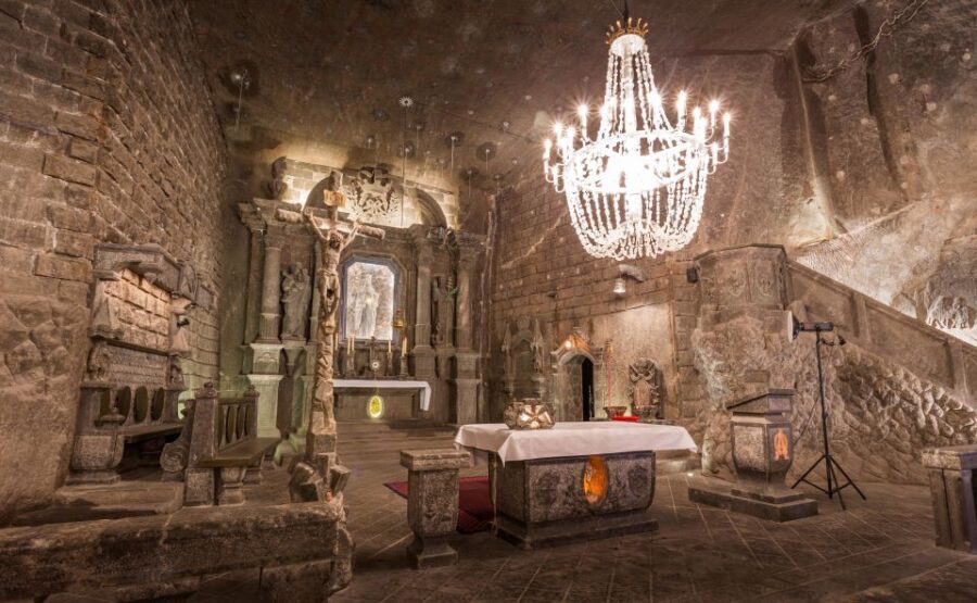 From Krakow: Wieliczka Salt Mine Small Group Guided Tour - A Nearly 3 km Journey into Salt History