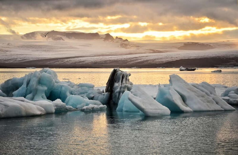 From Reykjavik: Glacier Lagoon and Fjaðrárgjúfur Canyon Tour - The Itinerary Breakdown: What You’ll See and Why It Matters