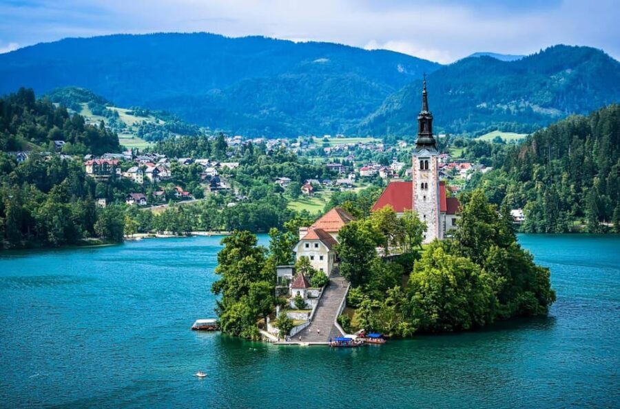 From Zagreb: Private Day Trip to Ljubljana and Lake Bled - Transportation and Guide Experience