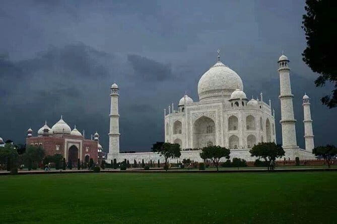 Full-Day City Tour of Agra visit Taj Mahal, Agra Fort and Fatehpur Sikri - What Makes This Tour Stand Out