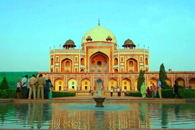 Full Day City Tour of Delhi By Air-Condition Vehicle Includes, WiFi on Board - A Typical Day: The Itinerary in Detail