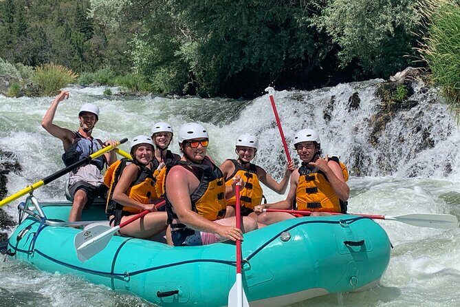 Full Day Rogue River Experience Class (I-IV) - Lunch Break: A Riverbank Feast